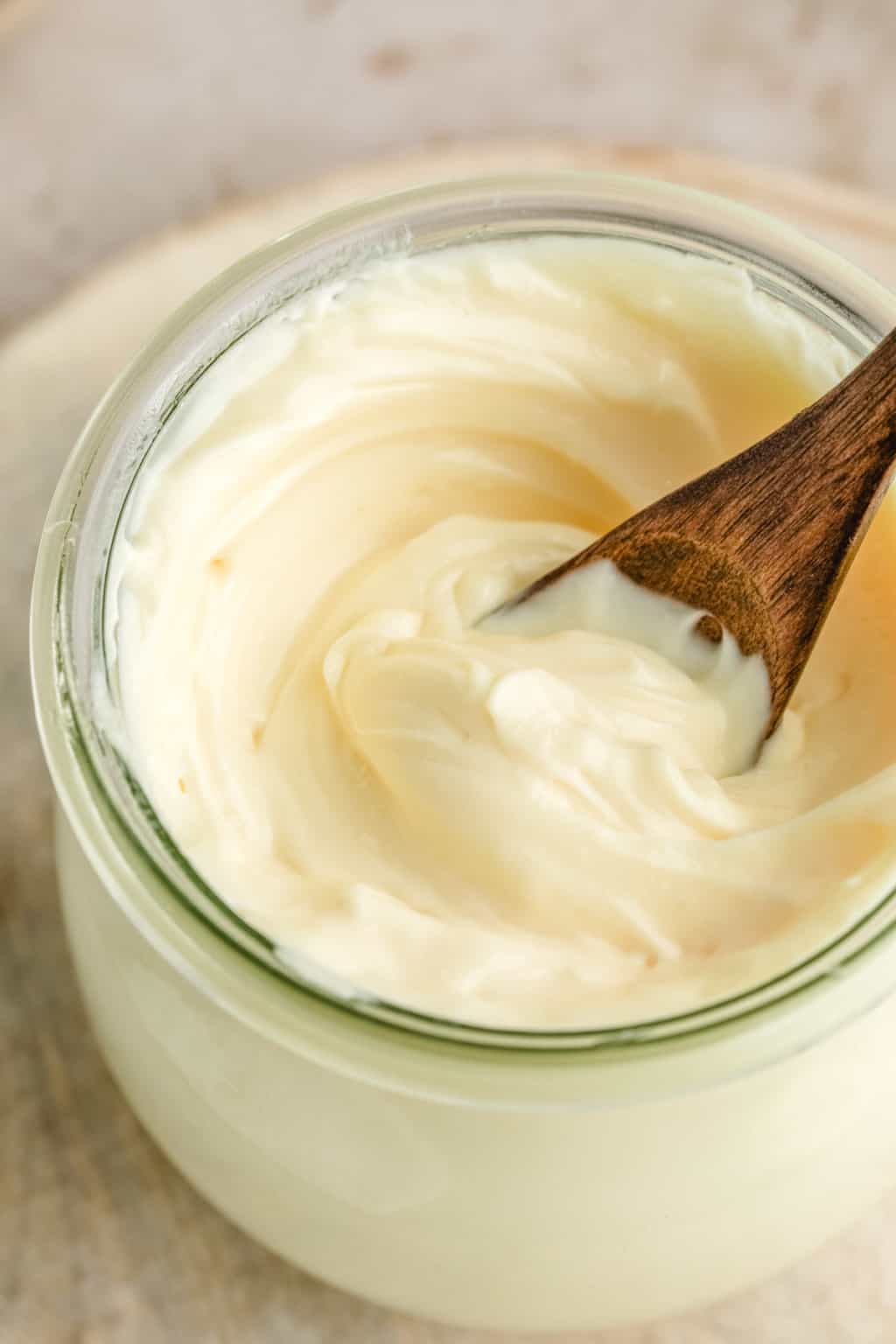 Whole30 60 Second Homemade Mayo - Healthy Little Peach