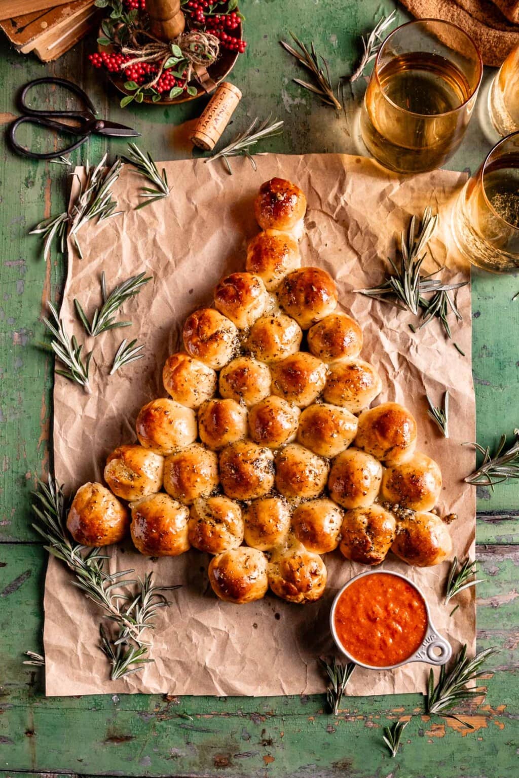 Pull-Apart Cheesy Garlic Christmas Tree Bread Recipe - Healthy Little Peach