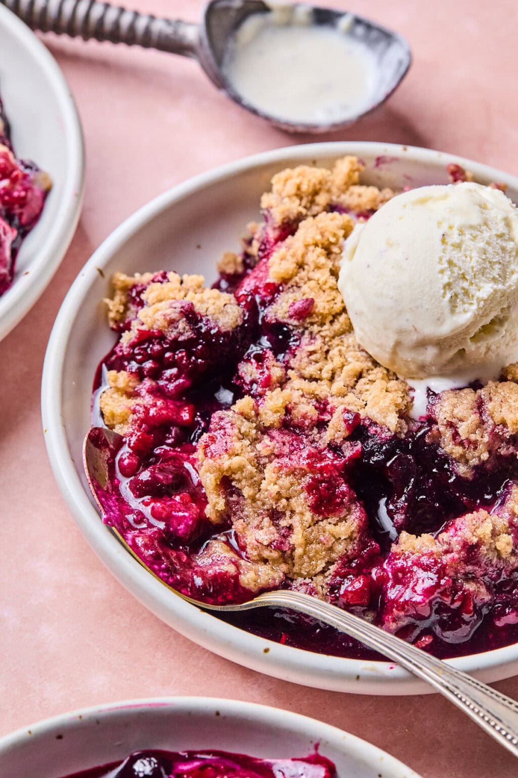 Easy Mixed Berry Crumble | Healthy Little Peach